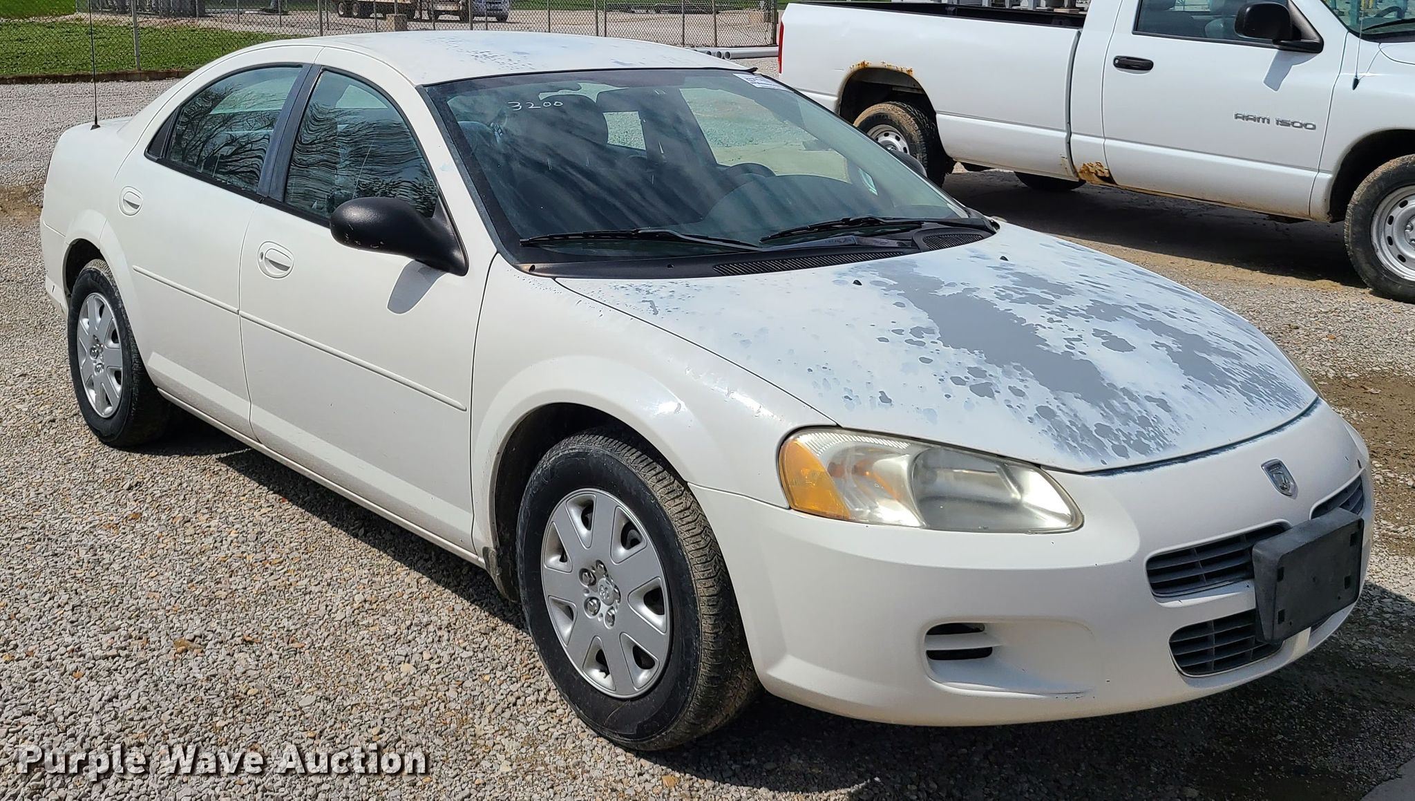 2002 Dodge Stratus in Independence, MO | Item DH5901 sold | Purple Wave
