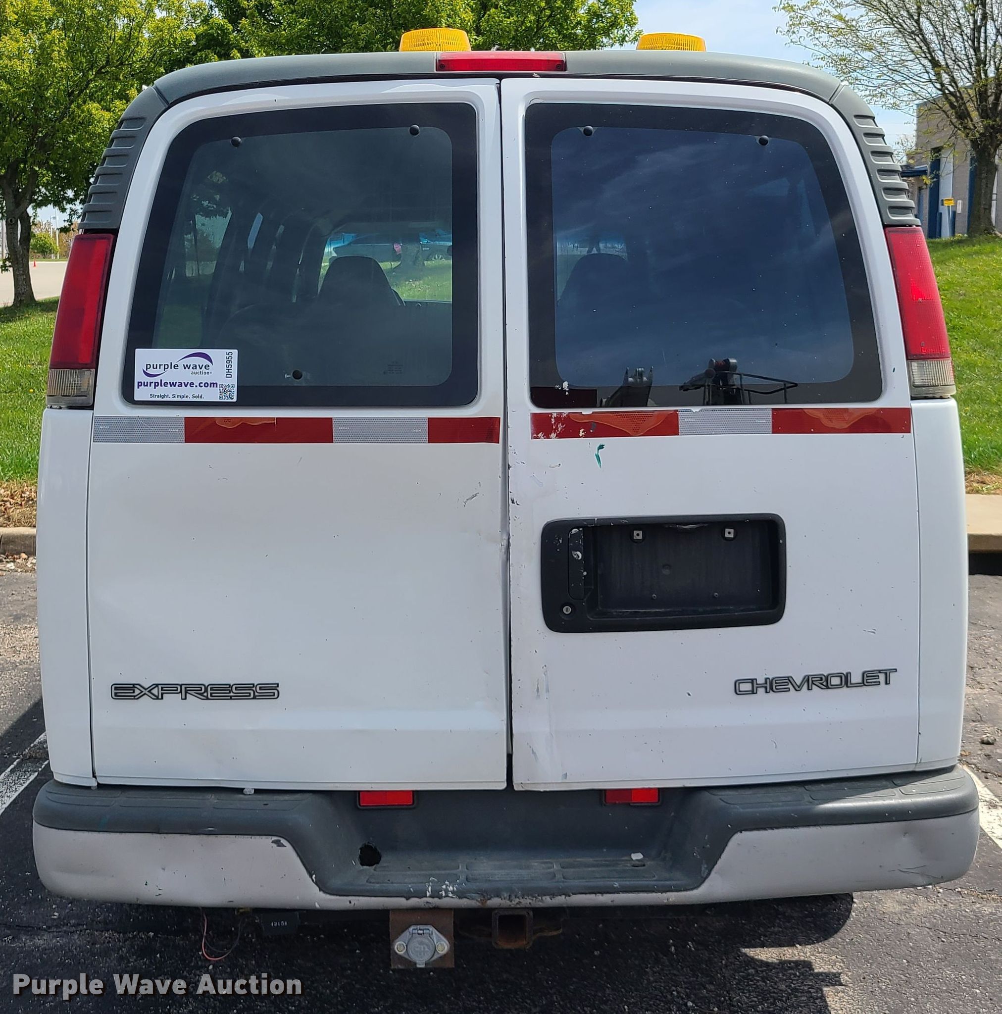2002 Chevrolet Express van in Lee's Summit, MO | Item DH5955 sold ...