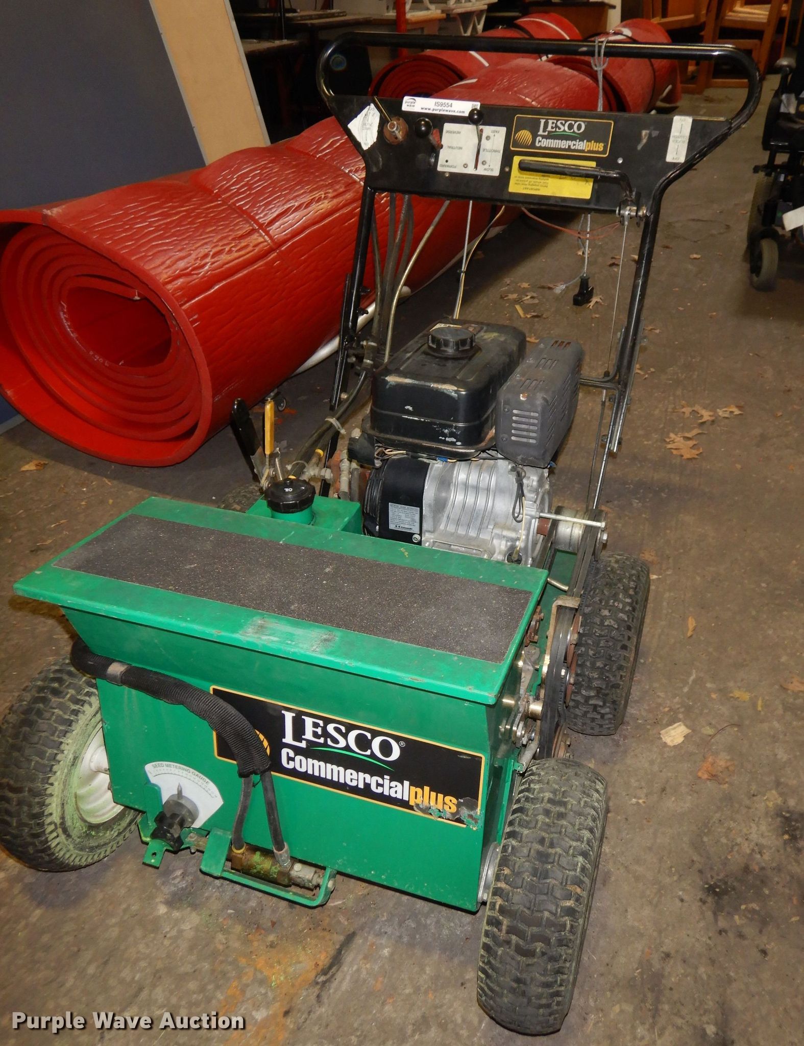Lesco Renovator 20 seeder in Leavenworth, KS | Item IS9554 sold ...