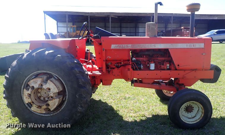 Allis Chalmers 185 tractor in Newton, KS | Item DJ5637 sold | Purple Wave