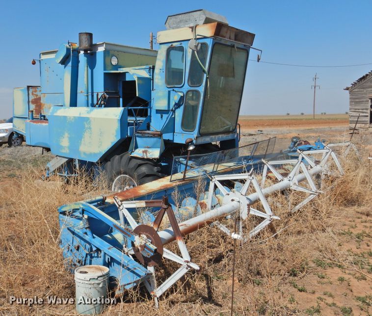 Ford 642 combine in Tulia, TX | Item DJ8466 sold | Purple Wave