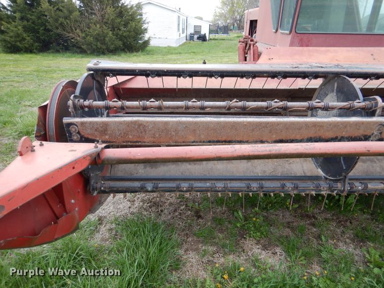 1986 Case IH 5000 windrower in Milford, KS | Item DL8749 sold | Purple Wave