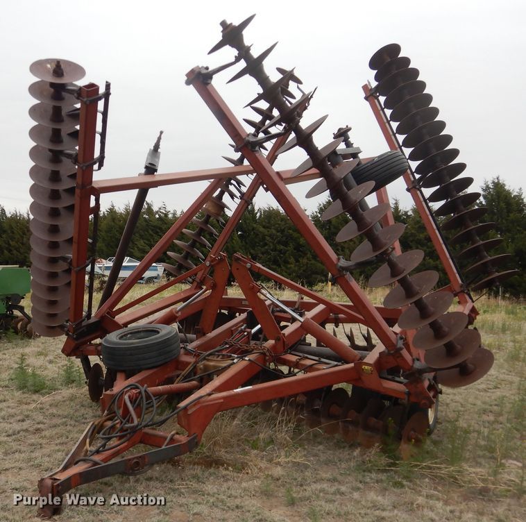 International 490 double off-set disk in Sublette, KS | Item IJ9324 ...