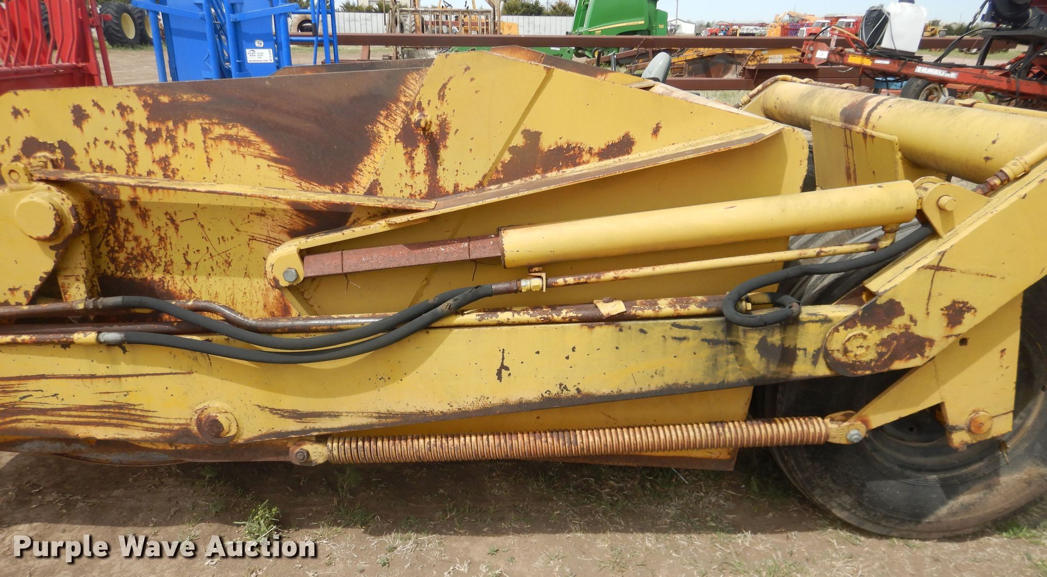 Reynolds 572 scraper in Sublette, KS | Item DL0254 sold | Purple Wave