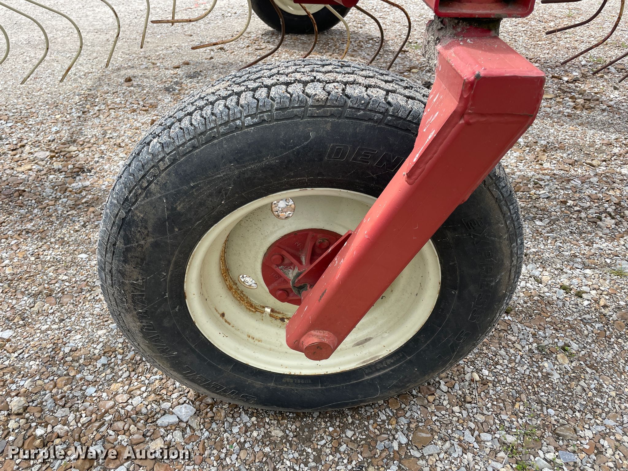 H&S BF14HC hay rake in Saint Paul, KS | Item IR9891 sold | Purple Wave