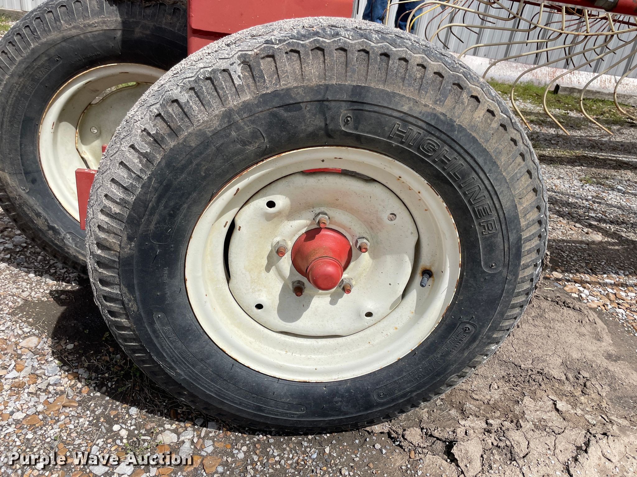 H&S BF14HC hay rake in Saint Paul, KS | Item IR9891 sold | Purple Wave