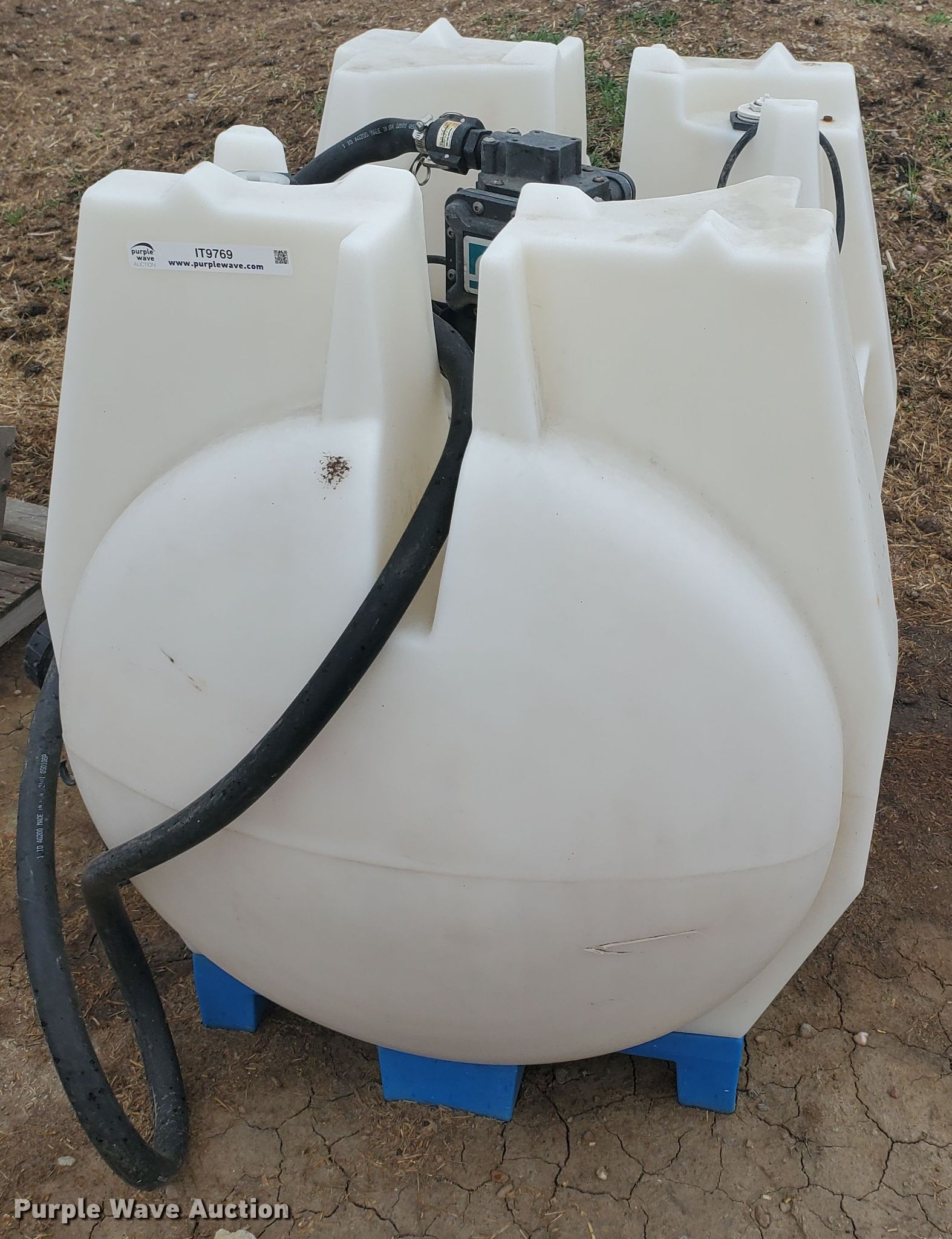 Chemical shuttle in Ellinwood, KS | Item IT9769 sold | Purple Wave