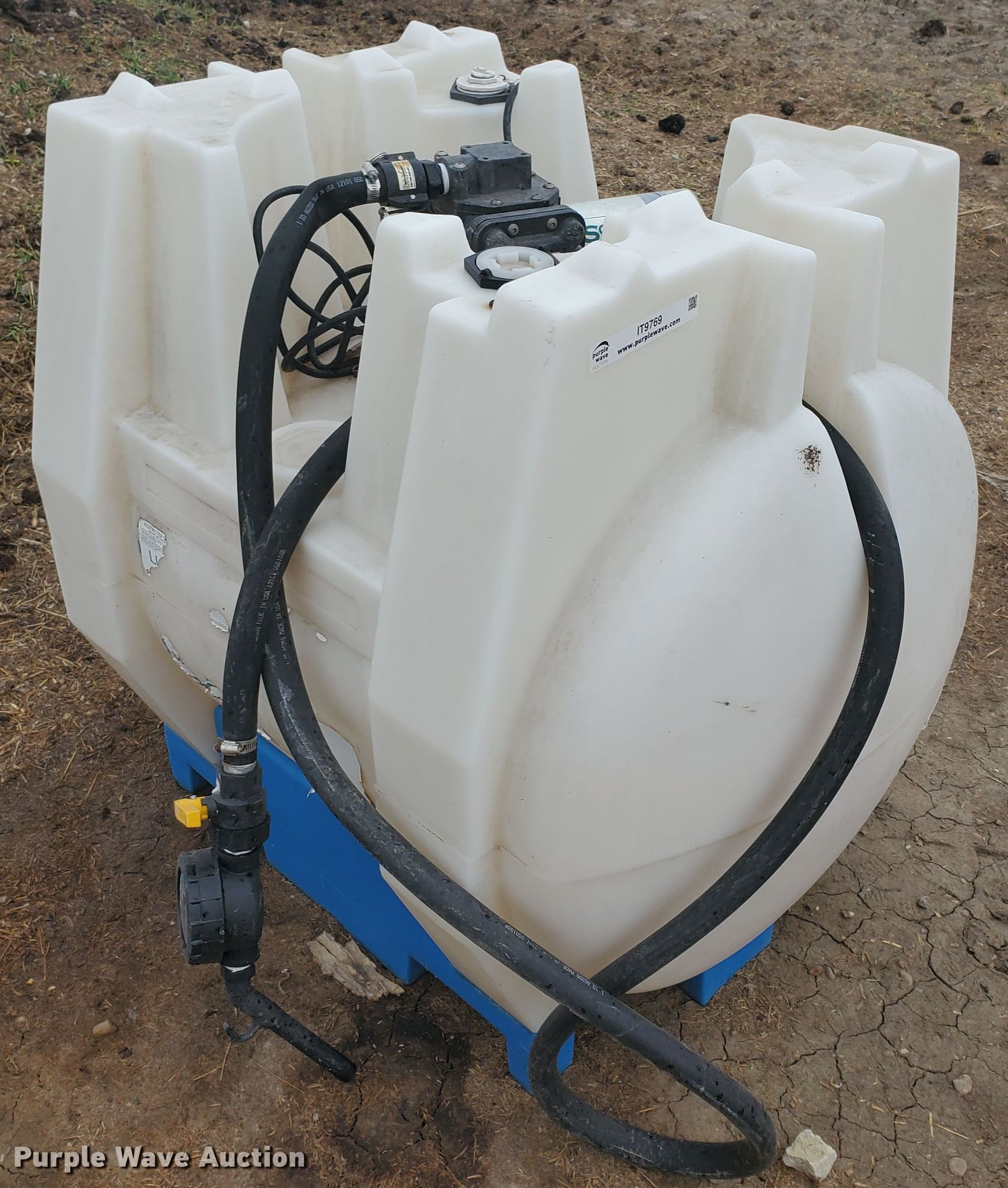 Chemical shuttle in Ellinwood, KS | Item IT9769 sold | Purple Wave