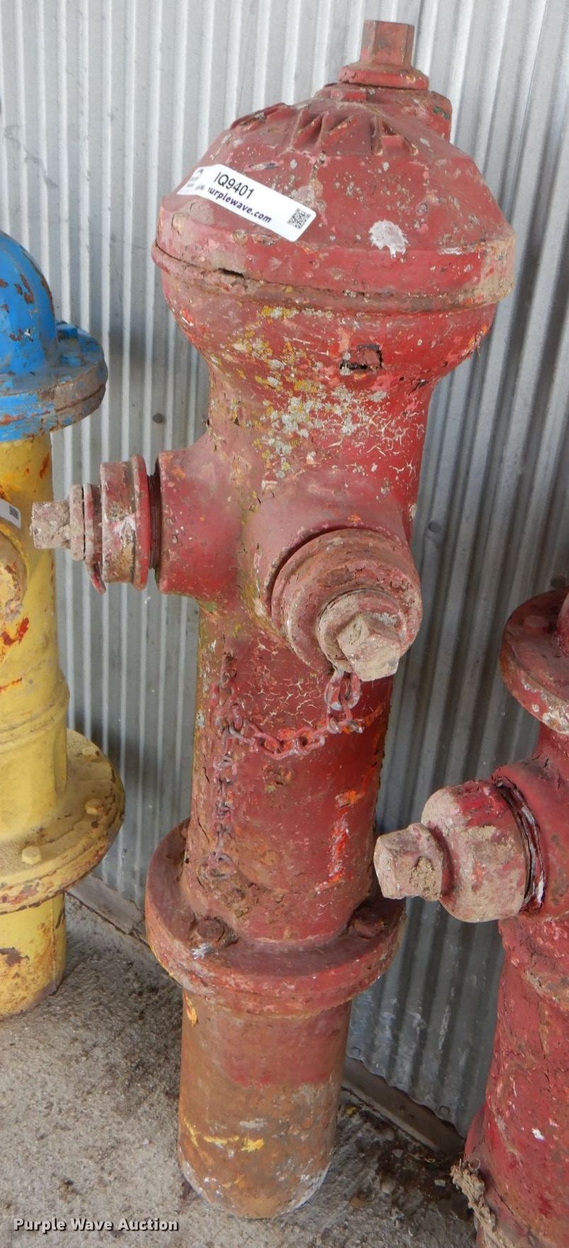 Fire hydrant in Chariton, IA | Item IQ9401 sold | Purple Wave