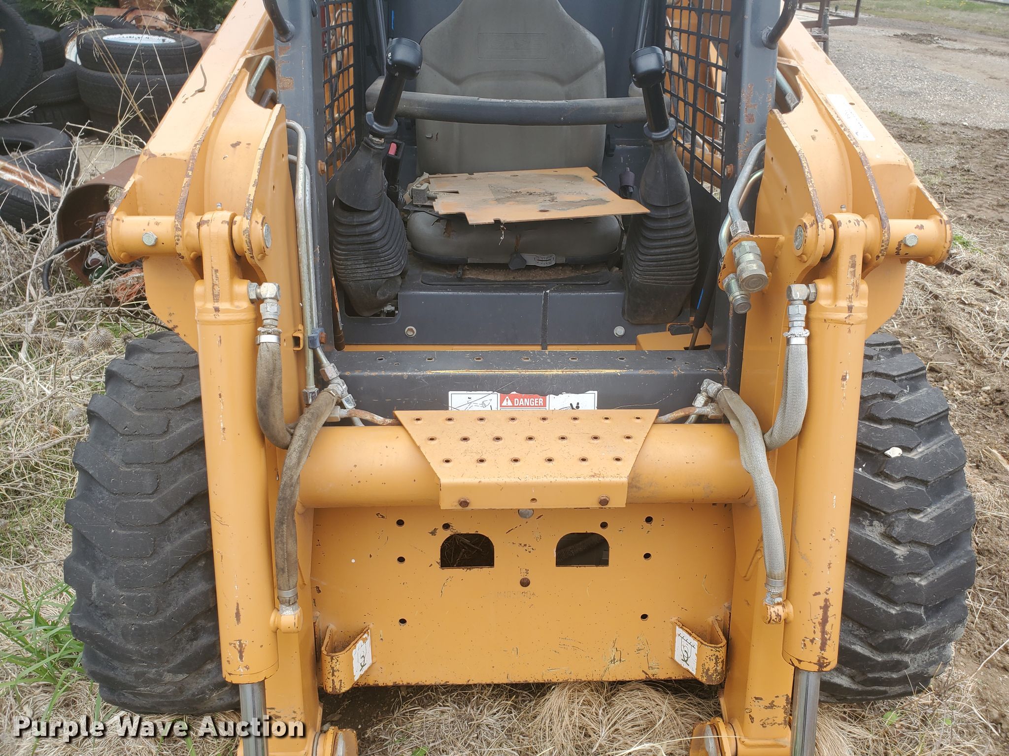 2005 Case 410 skid steer loader in Delphos, KS | Item IX9803 sold ...