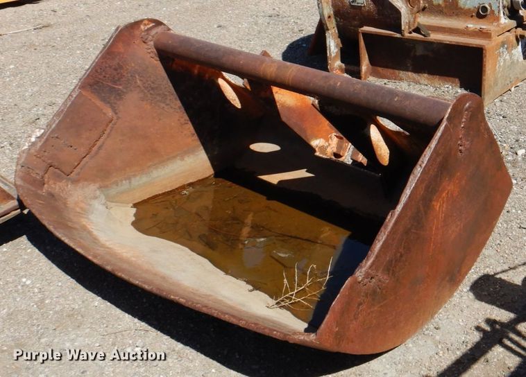 Gradall ditching bucket in Hastings, NE | Item IQ9303 sold | Purple Wave