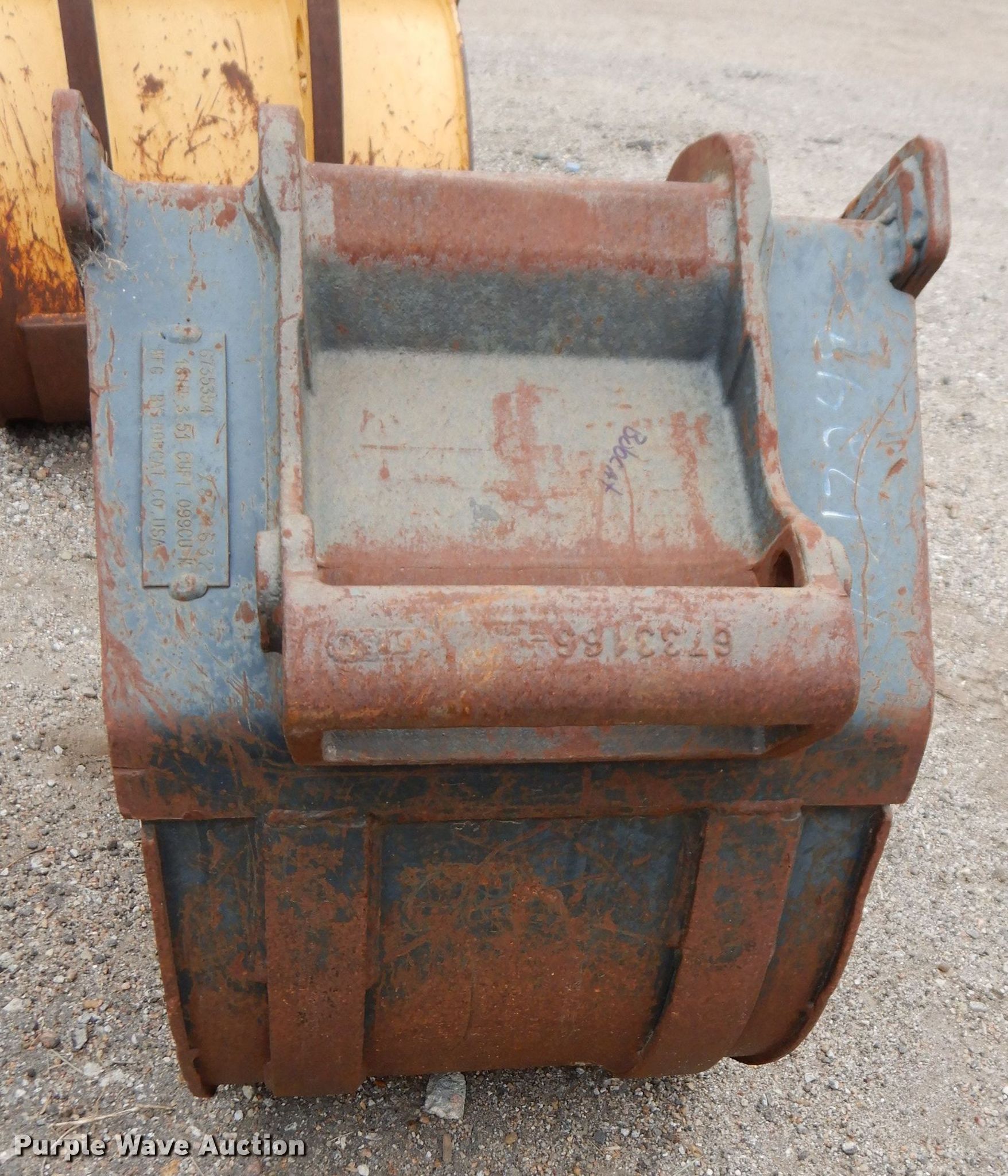 Bobcat 18"W bucket in El Dorado, KS | Item IS9732 sold | Purple Wave