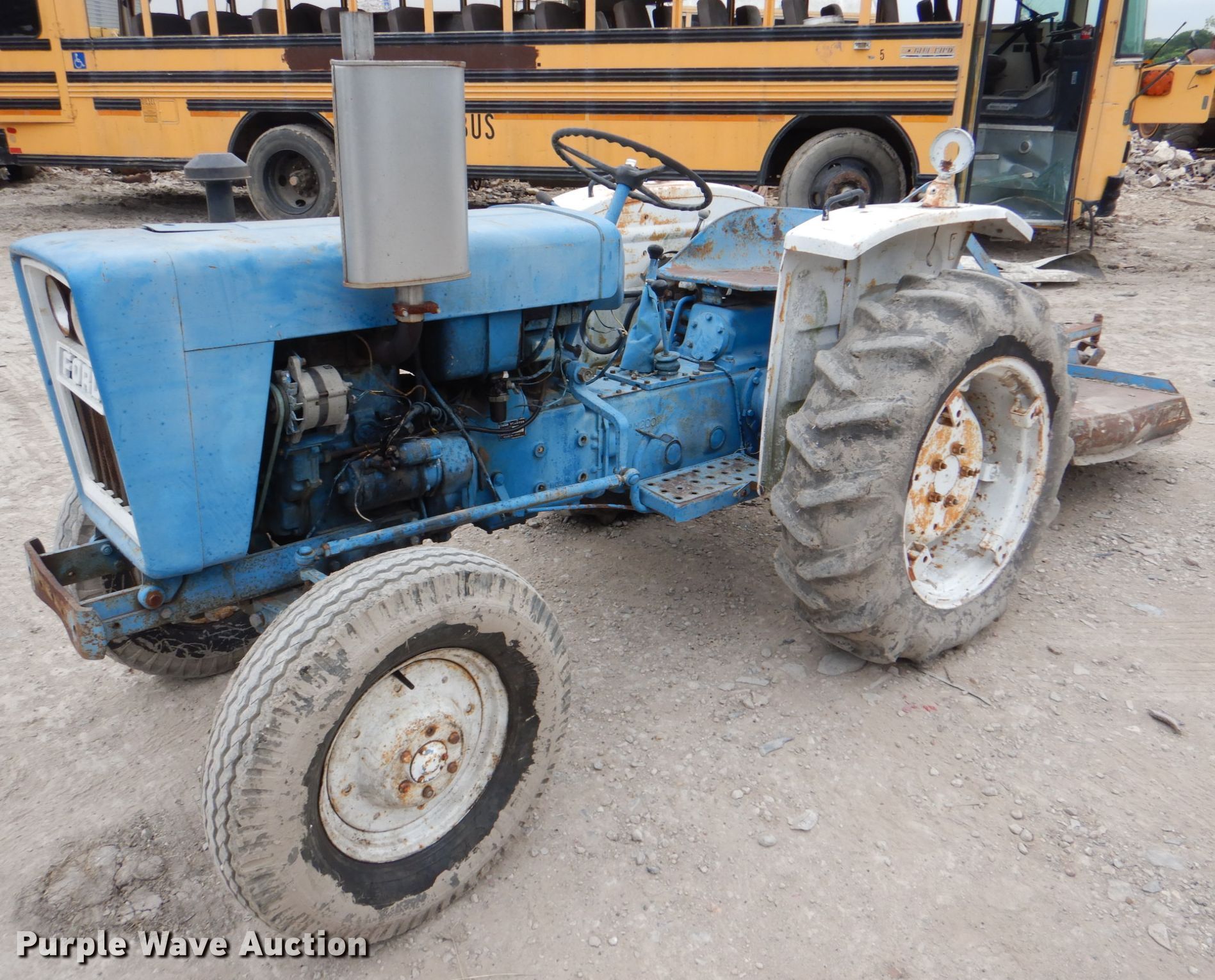 Ford A1012T tractor in Waxahachie, TX | Item HL9457 sold | Purple Wave