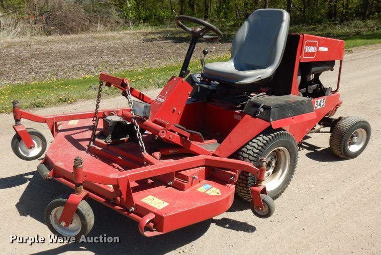 Toro 30789 lawn mower in Hutchinson, MN | Item IT9363 sold | Purple Wave