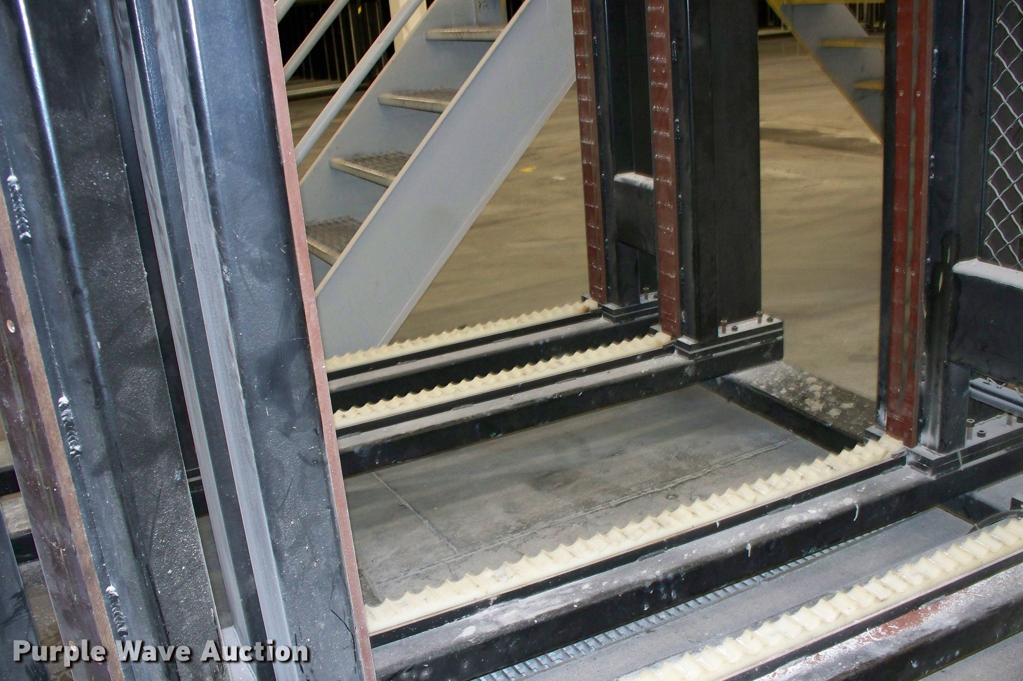 (3) light bulb racks in Salina, KS | Item GQ9570 sold | Purple Wave