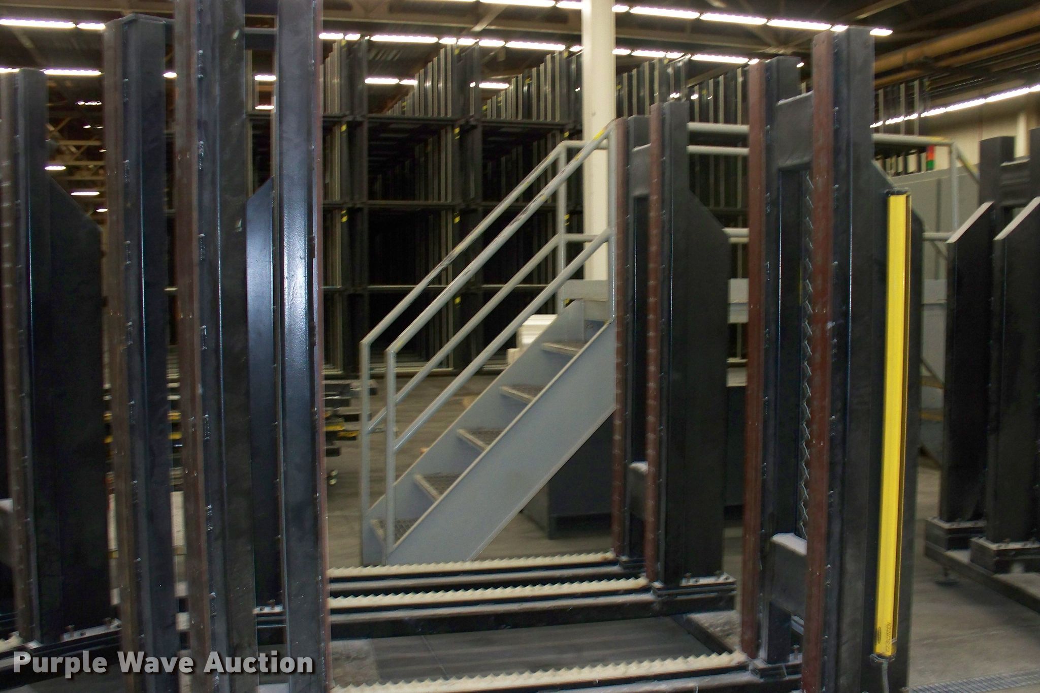 (3) light bulb racks in Salina, KS | Item GQ9570 sold | Purple Wave