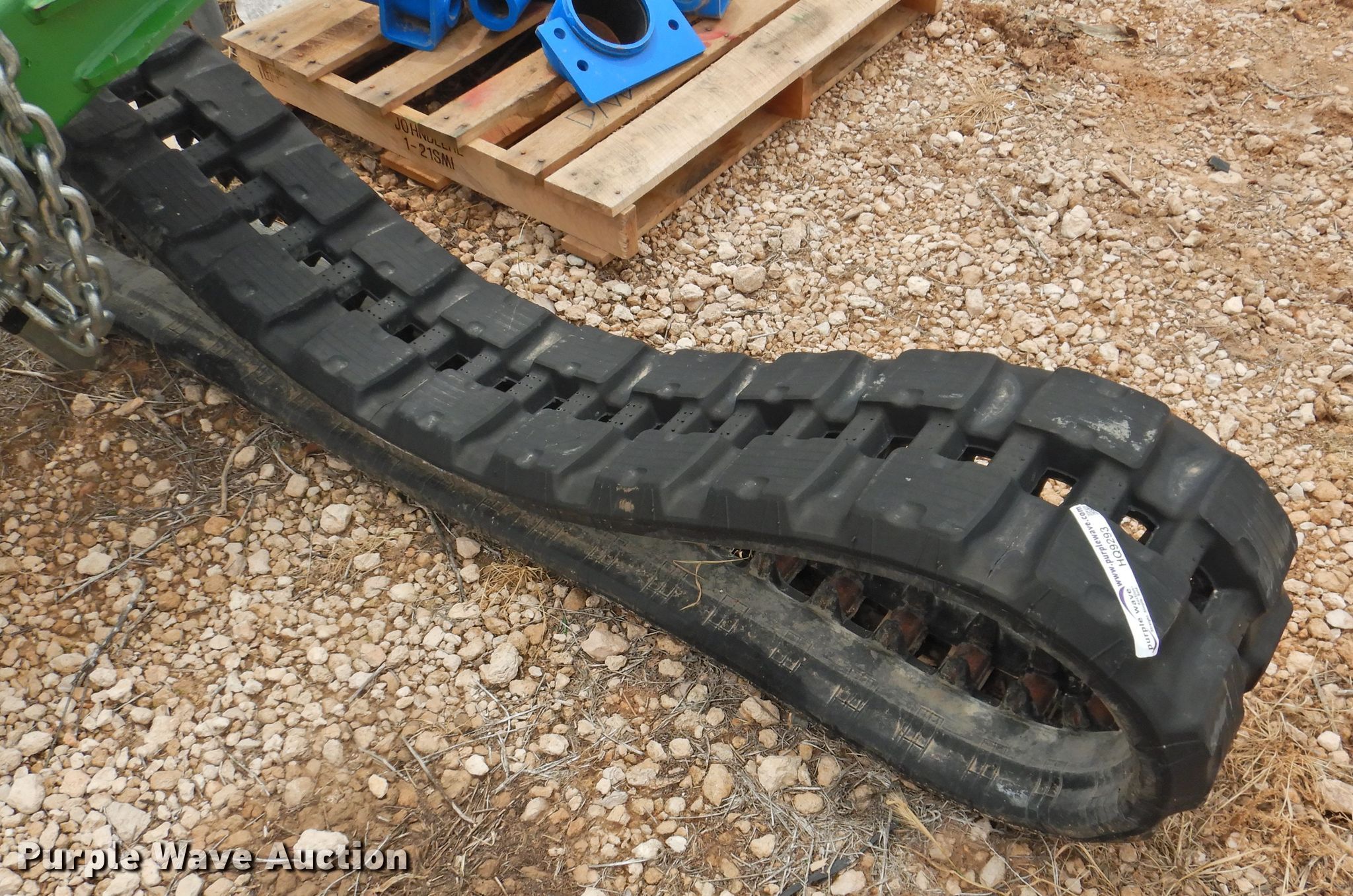 DRB 320x50x86 rubber tracks in Dalhart, TX | Item HQ9293 sold | Purple Wave