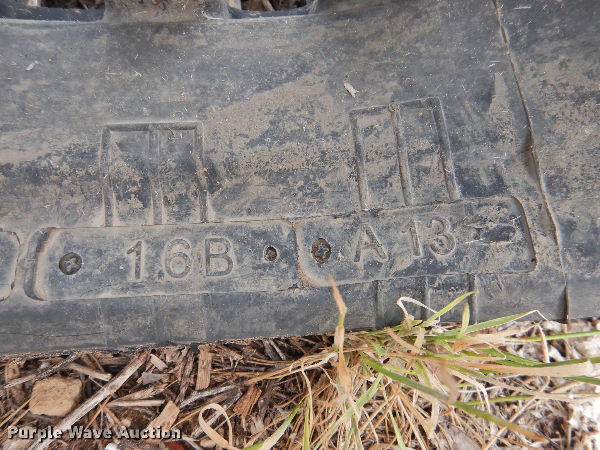 DRB 320x50x86 rubber tracks in Dalhart, TX | Item HQ9293 sold | Purple Wave