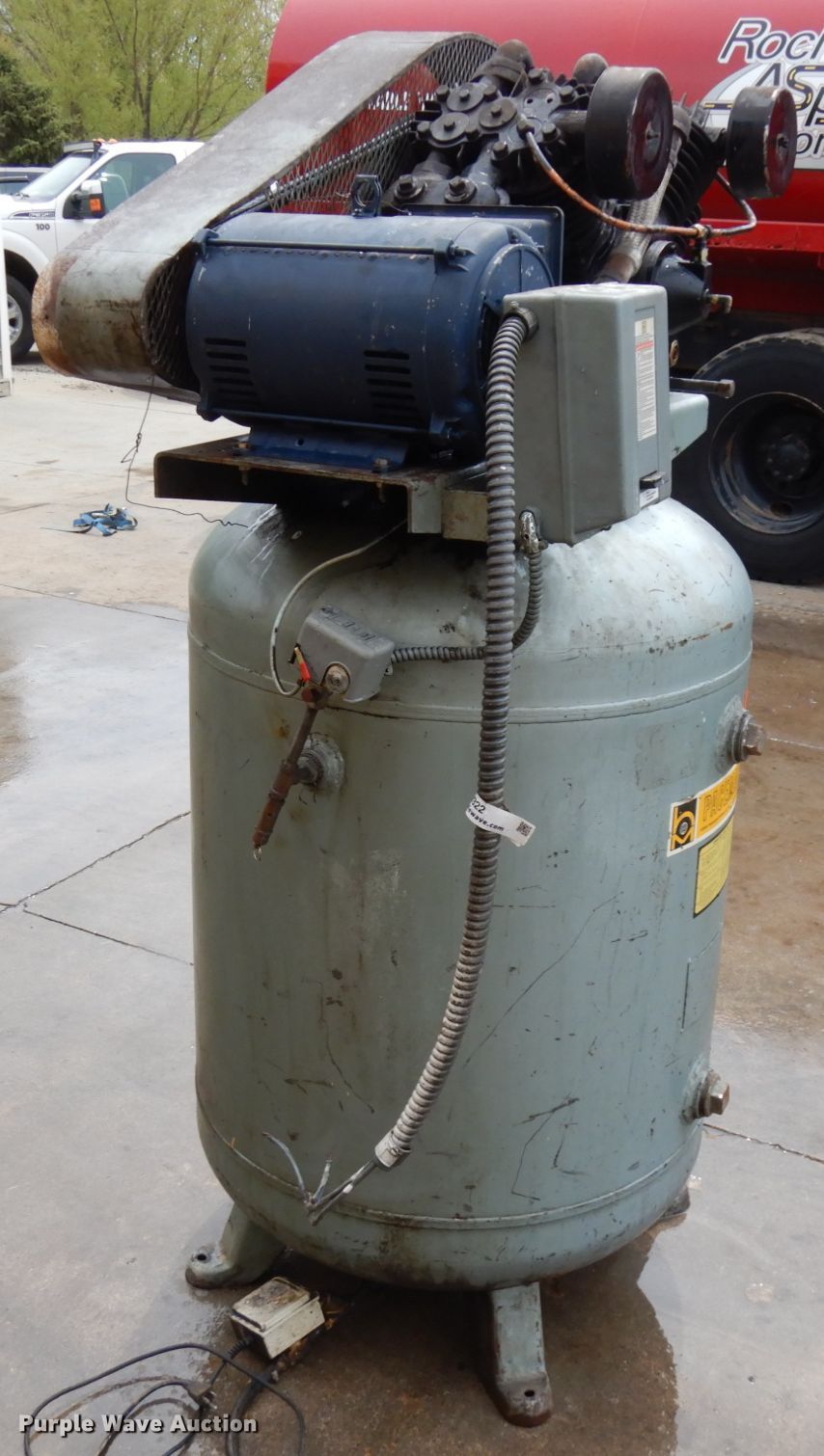 Henke Pacemaker air compressor in Byron, MN | Item IT9322 sold | Purple ...