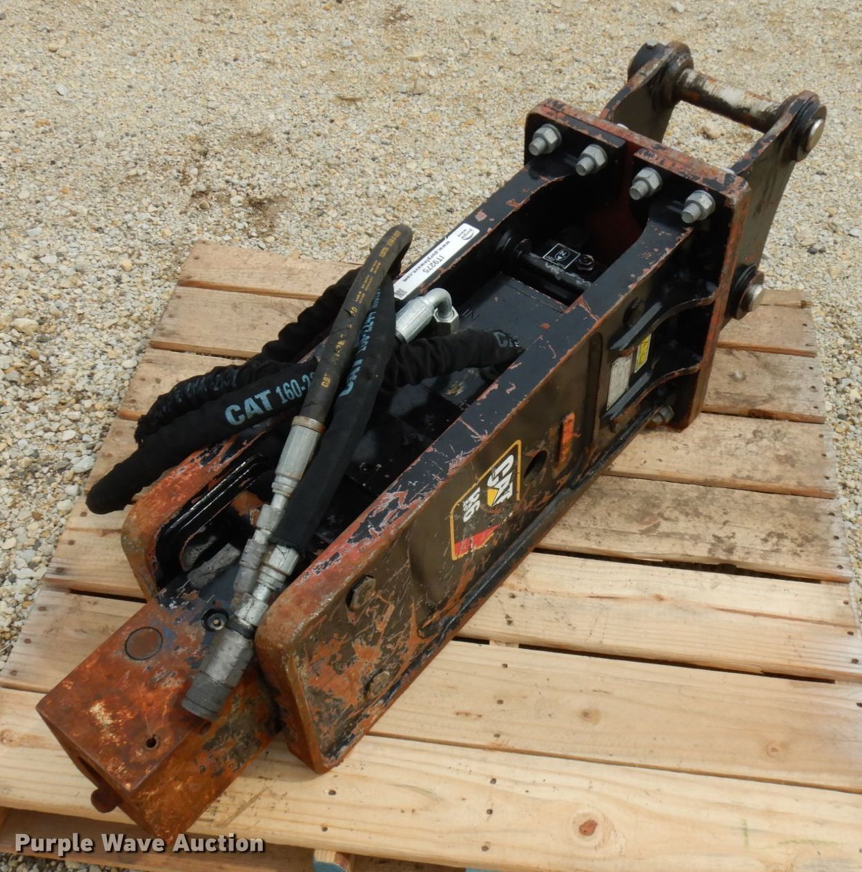 Caterpillar B6 breaker in Byron, MN | Item IT9275 sold | Purple Wave