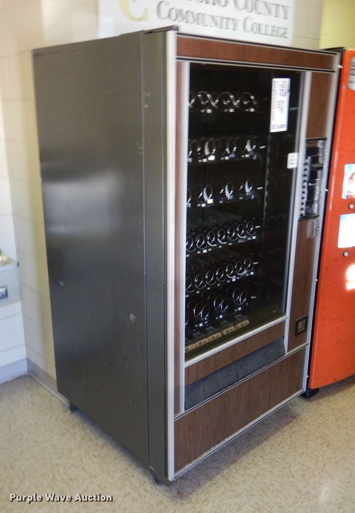 American Products vending machine in Garnett, KS | Item DL8861 sold ...