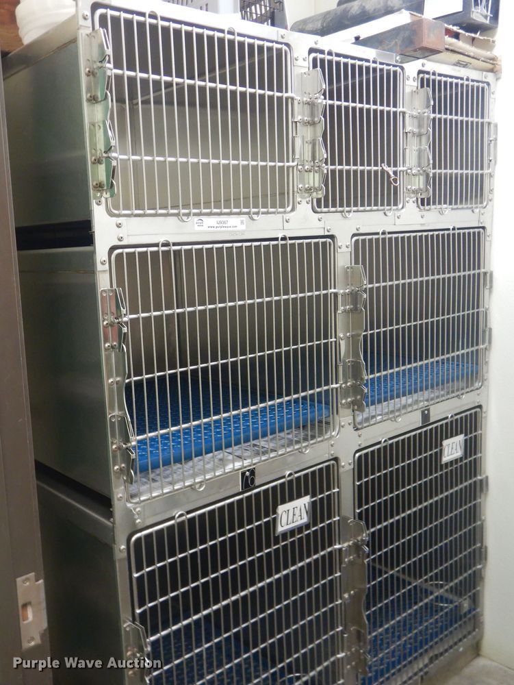 (7) Shor-line kennels in Dodge City, KS | Item IJ9367 sold | Purple Wave