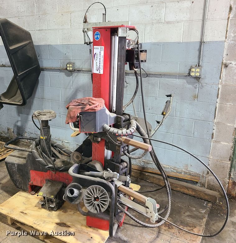 Corghi Artiglio 500 tire machine in Kansas City, MO | Item DC6238 sold ...