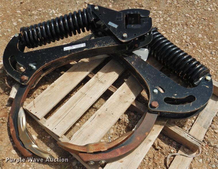 Spring loaded ripper shanks in Dalhart, TX | Item HQ9290 sold | Purple Wave