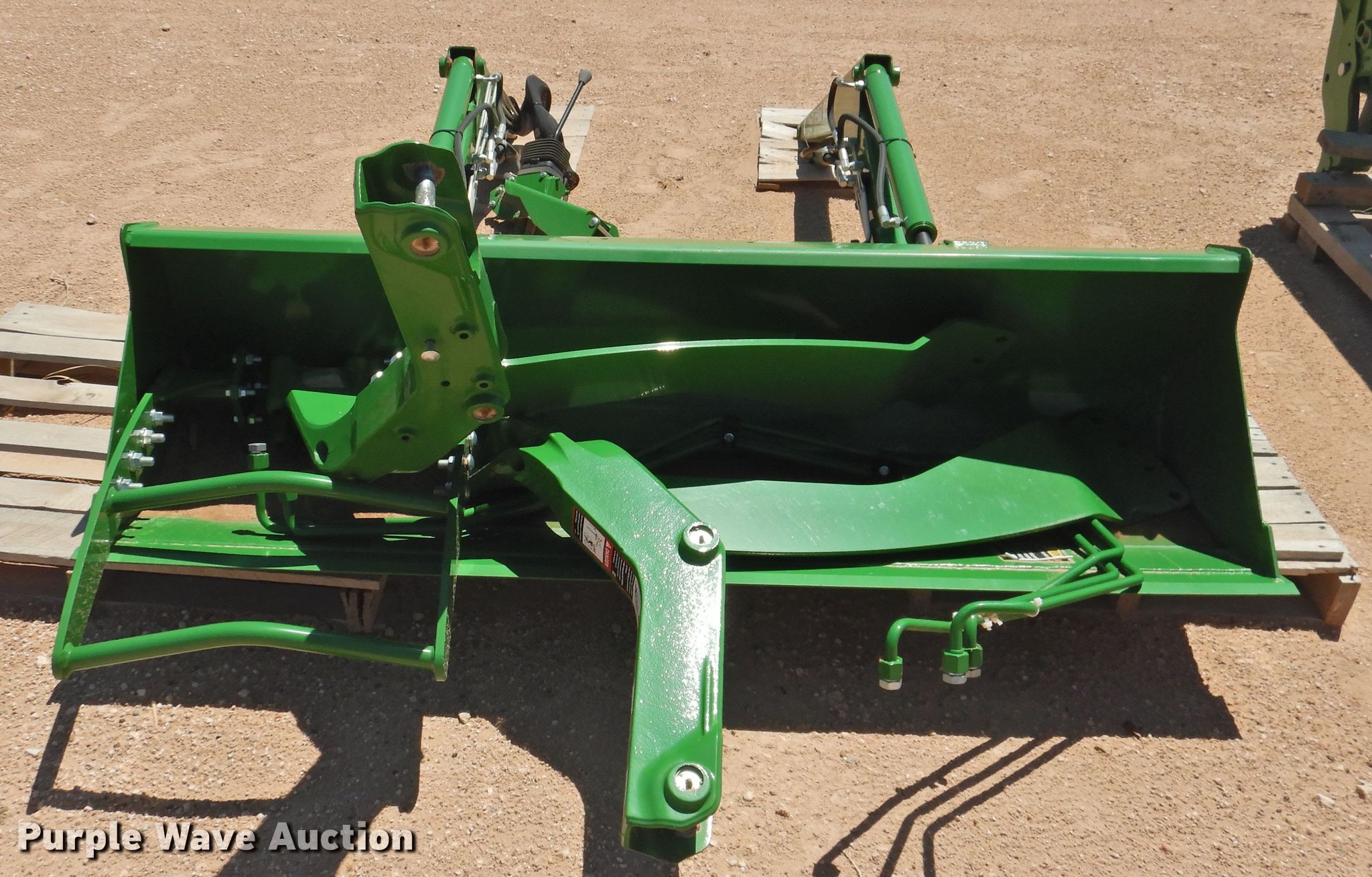 John Deere D170 loader in Clovis, NM | Item HQ9257 sold | Purple Wave