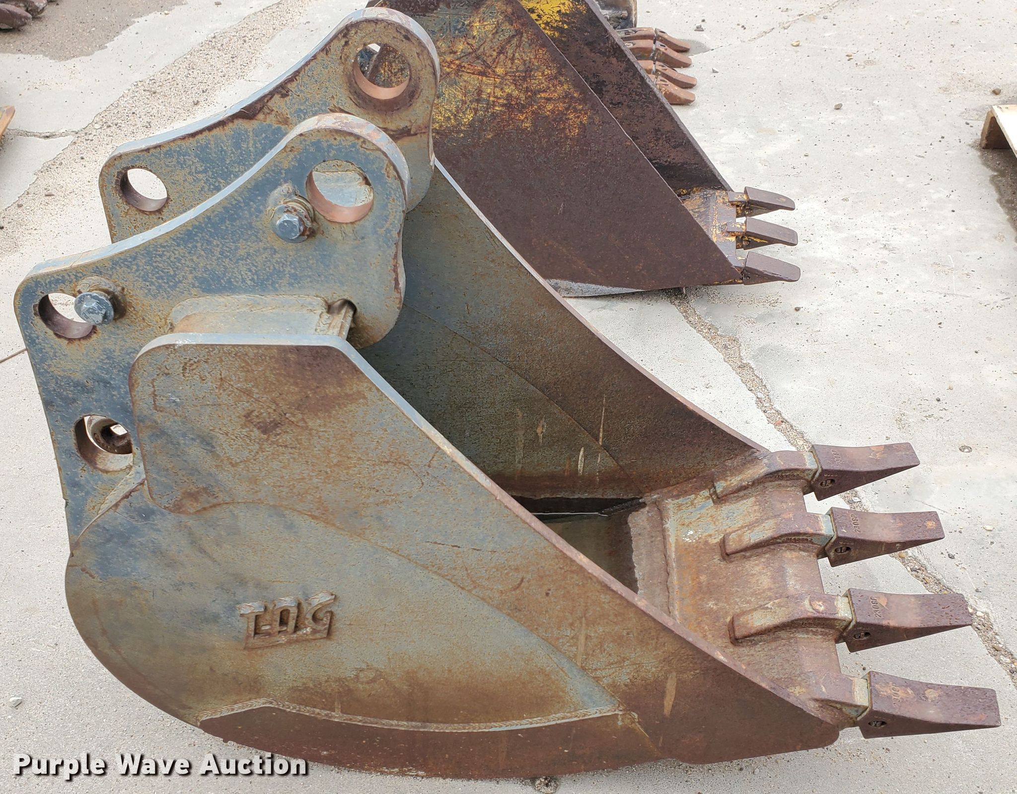 TAG 42675-11 18"W backhoe bucket in Liberal, KS | Item DI4819 sold ...