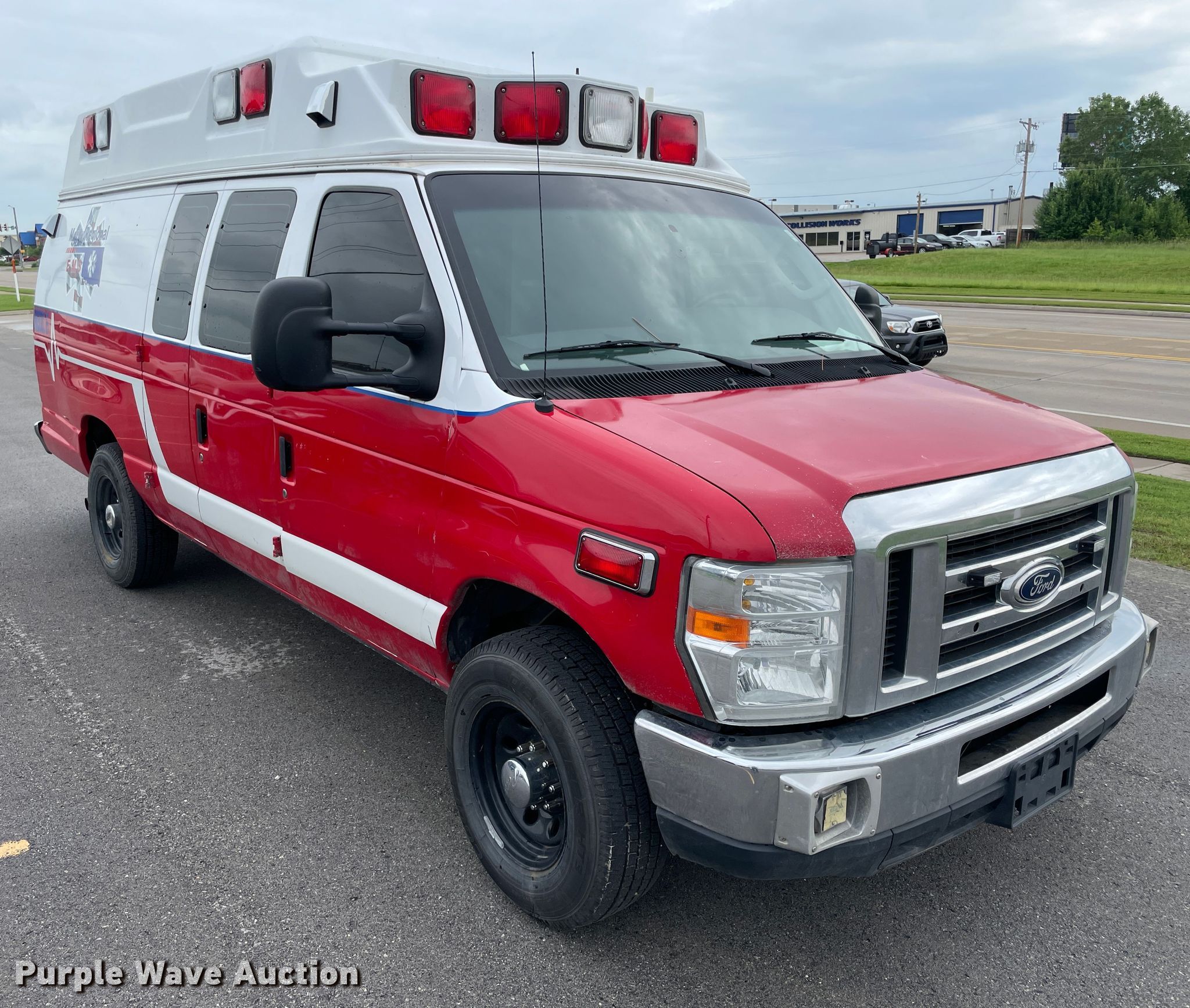 Ford E350 Ambulance