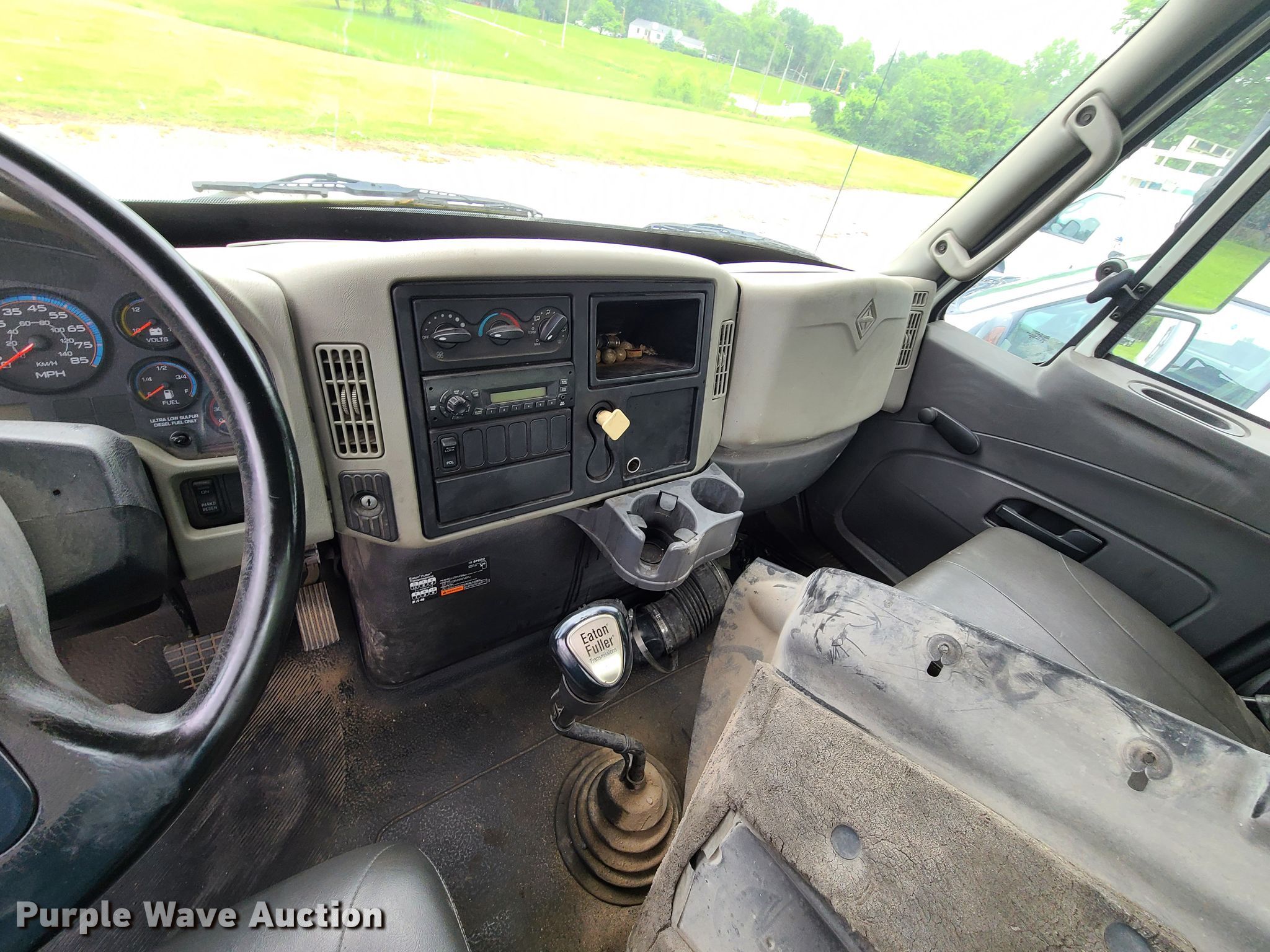 2012 International 4400 truck cab and chassis in Sugar Creek, MO | Item ...
