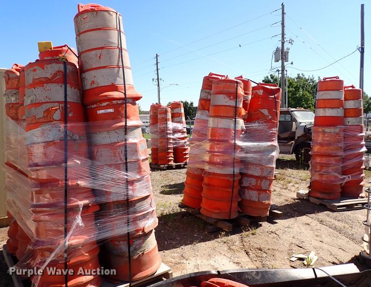 Traffic drums in Wichita, KS | Item IV9275 sold | Purple Wave