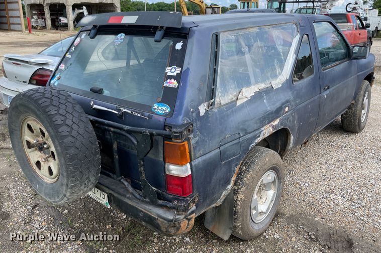 1991 Nissan Pathfinder SUV in Chanute, KS | Item IC9361 sold | Purple Wave