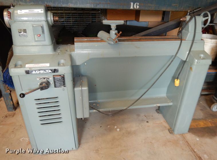 Delta wood lathe in Topeka, KS | Item IS9201 sold | Purple Wave