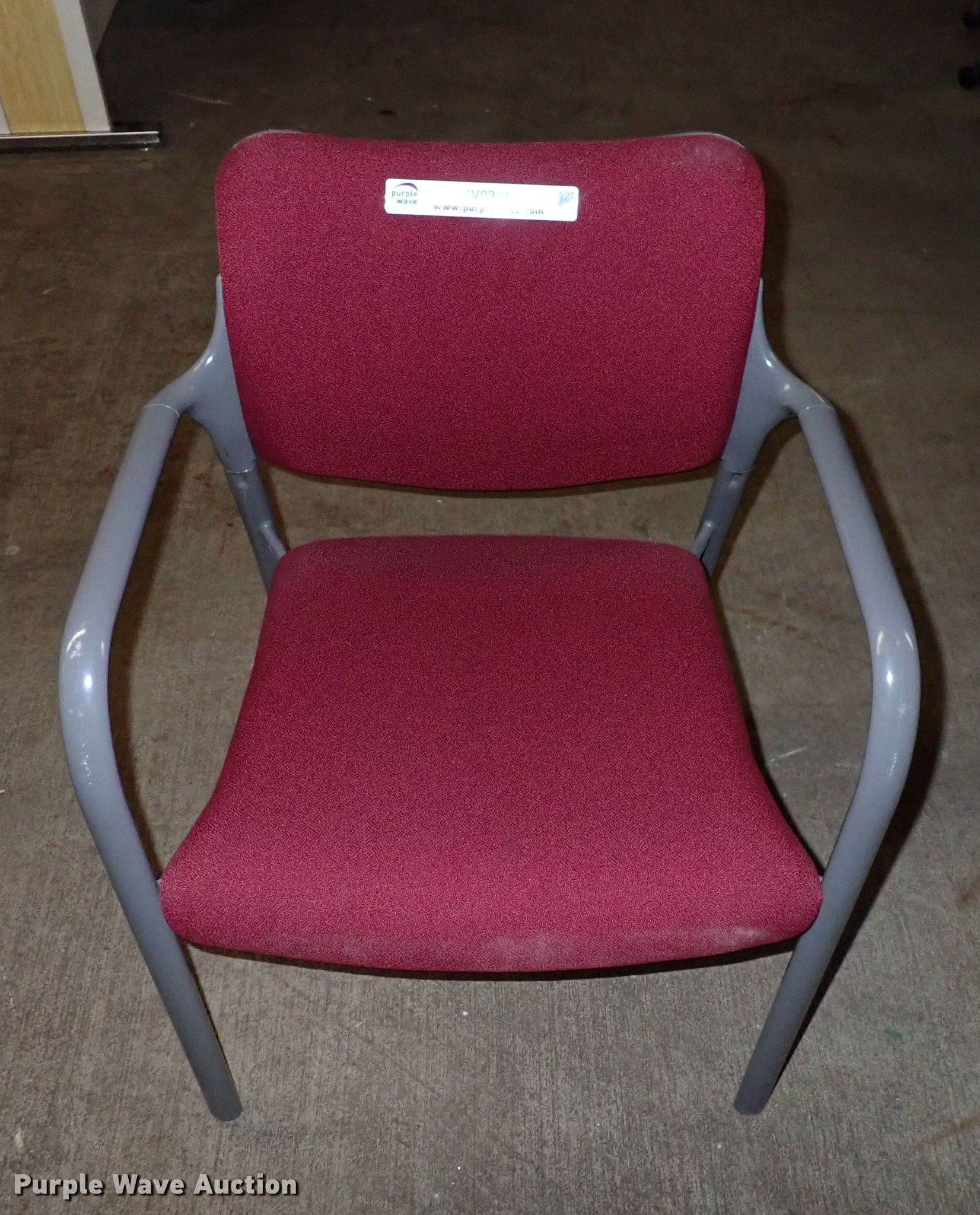 Approximately 38 chairs in Wichita, KS | Item IV9341 sold | Purple Wave