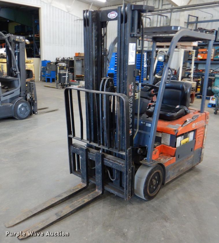 Toyota 7FBEU18 forklift in Lawrence, KS | Item DL8899 sold | Purple Wave