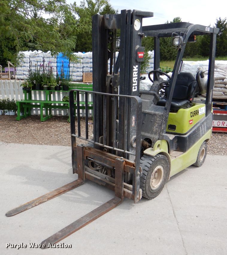 Clark C18L forklift in Bucyrus, KS | Item DM0072 sold | Purple Wave