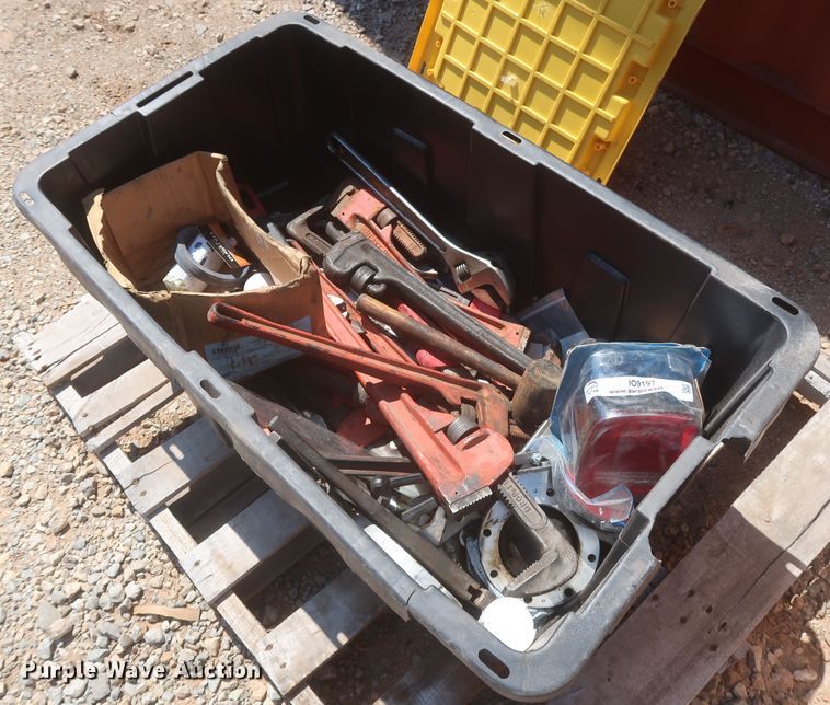 Assorted hand tools in Oklahoma City, OK | Item IO9197 sold | Purple Wave