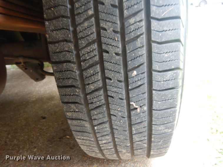 2003 Ford E350 XLT van in Saint Louis, MO | Item IT9150 sold | Purple Wave