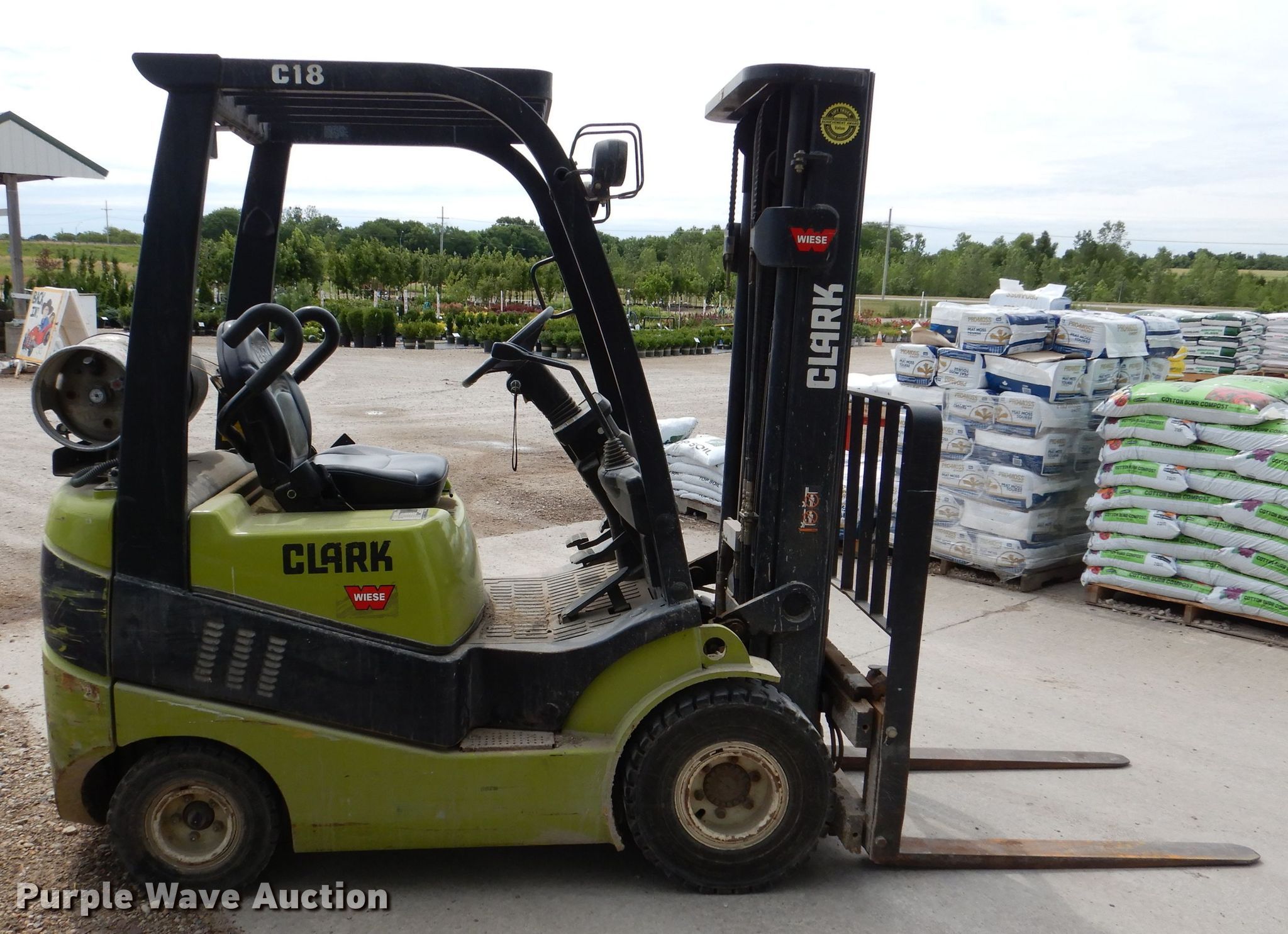 Clark C18L forklift in Bucyrus, KS | Item DM0072 sold | Purple Wave