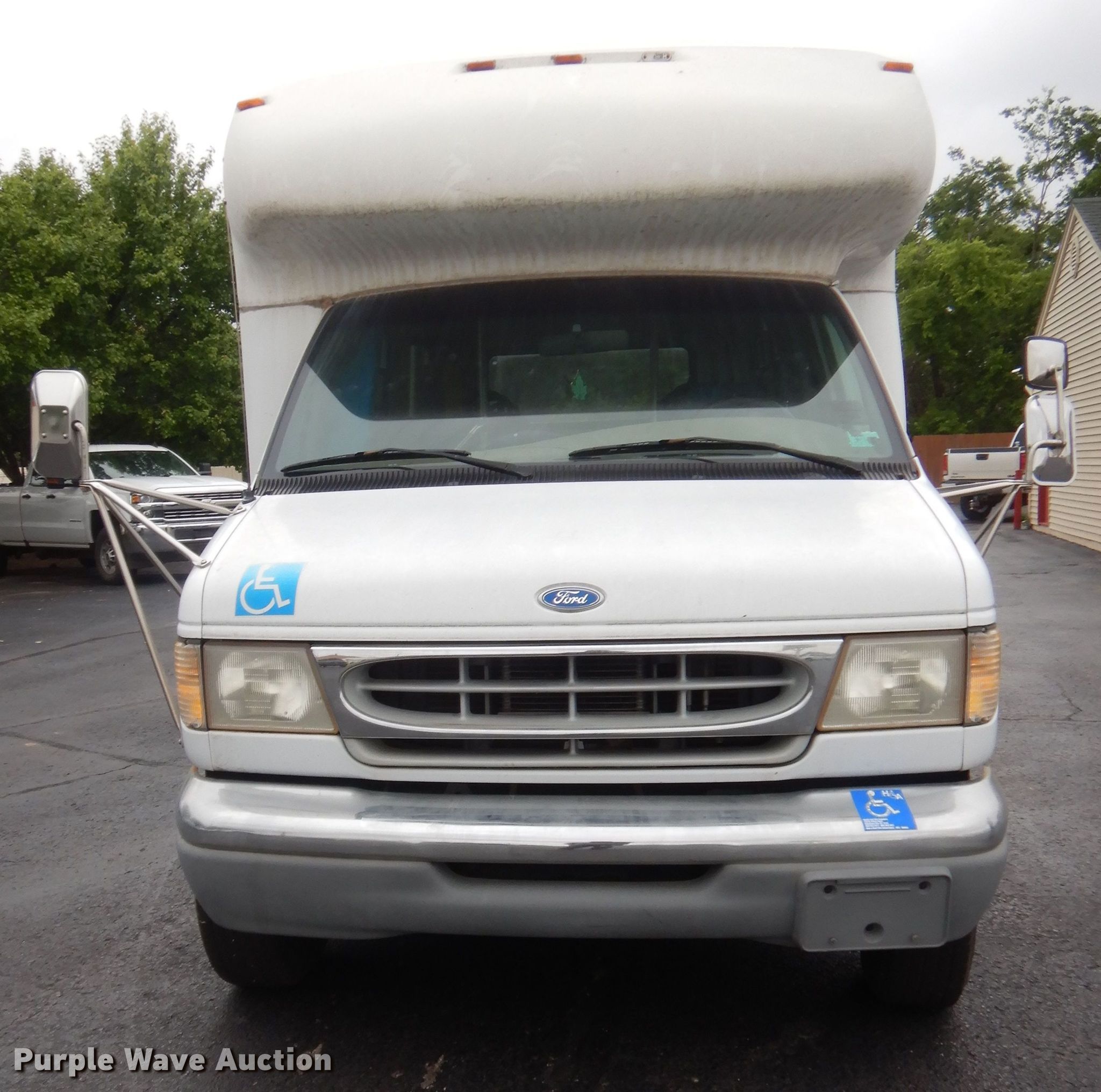 1997 Ford Econoline E350 shuttle bus in Yukon, OK | Item IP9789 sold ...