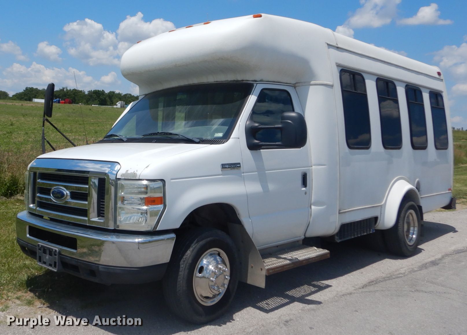 2008 Ford E350 Super Duty shuttle bus in Moscow Mills, MO | Item IT9173 ...