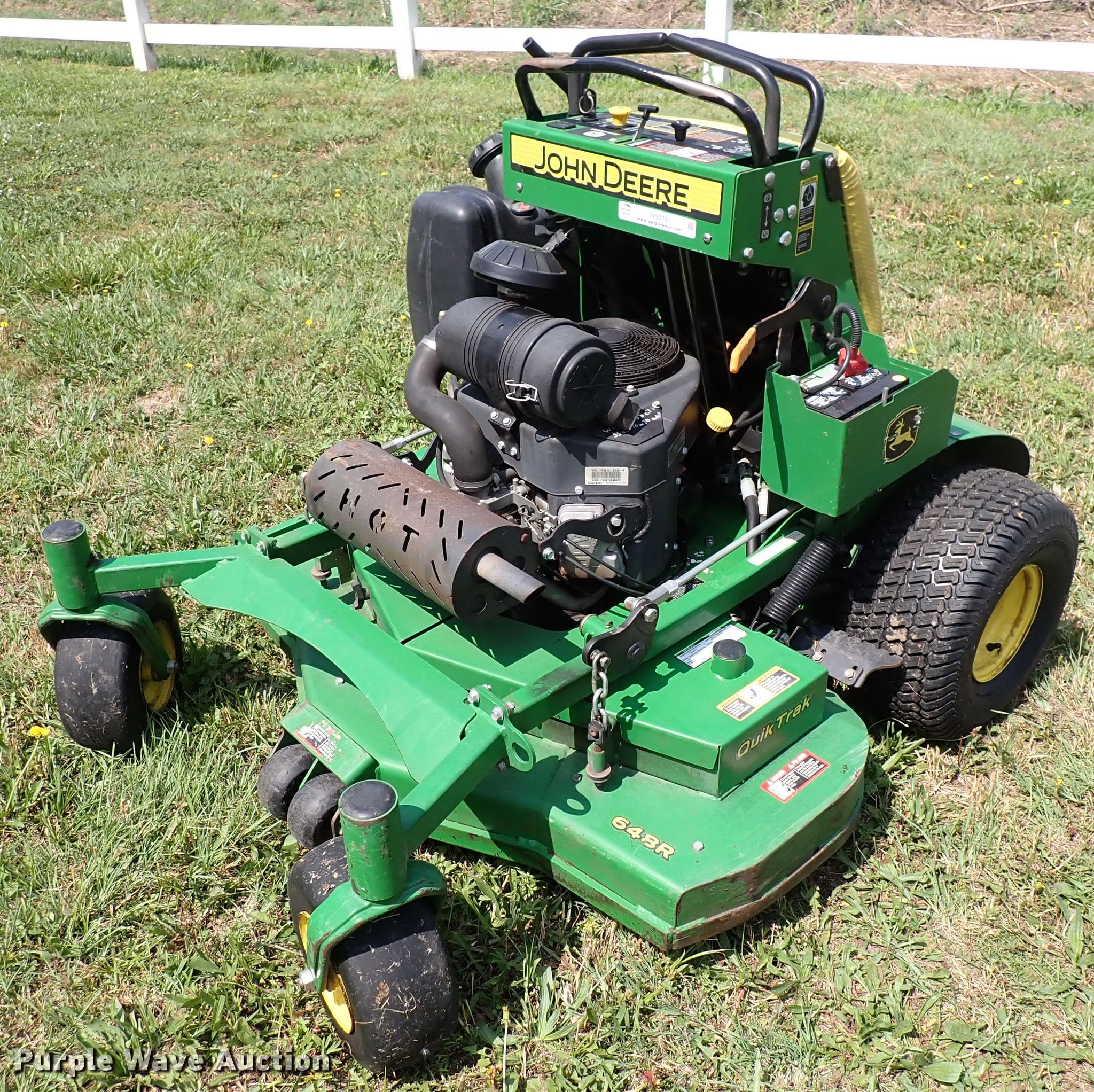 John Deere 648R lawn mower in Sedgwick, KS | Item IV9319 sold | Purple Wave