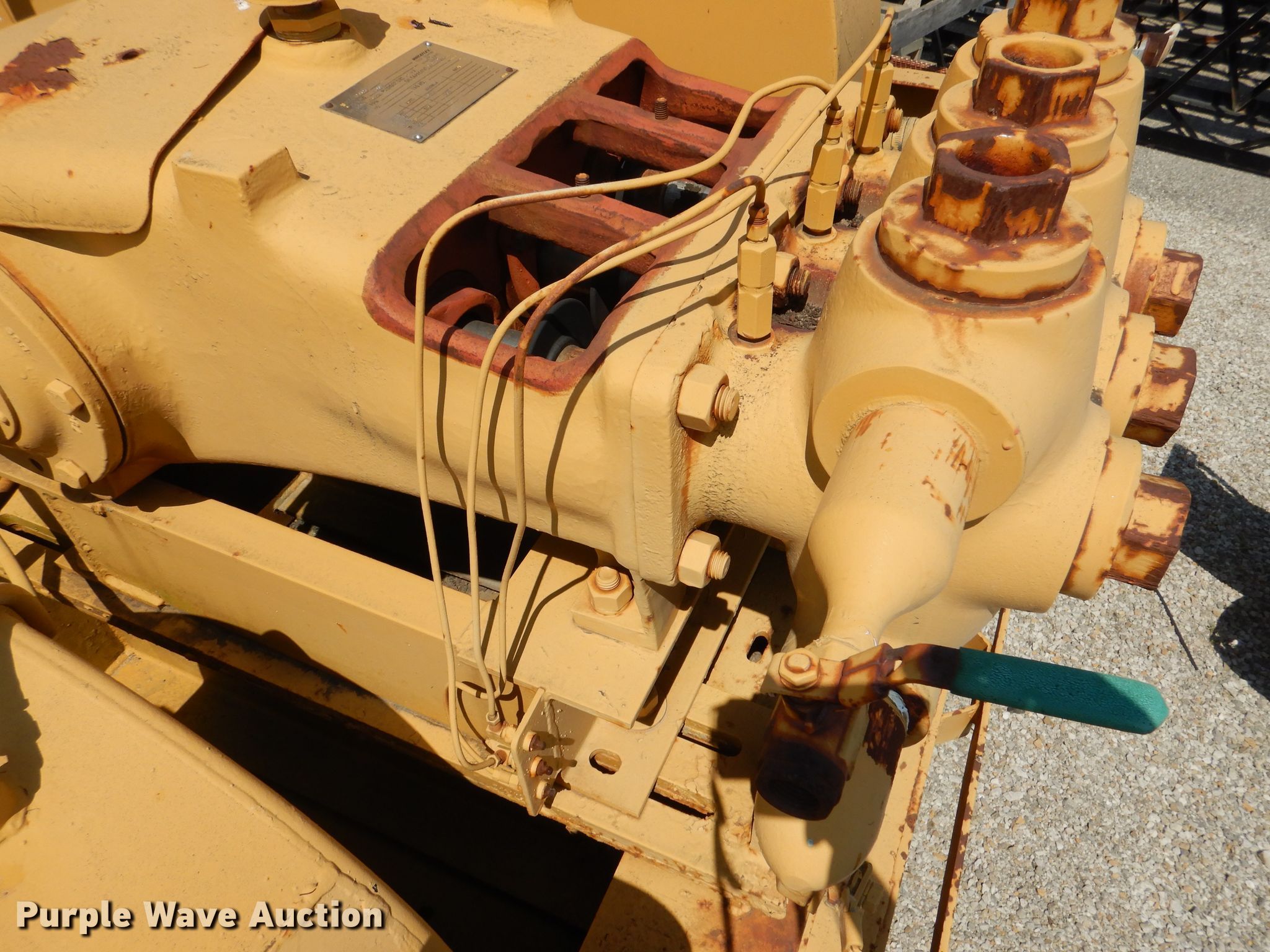 Midwestern pump in Topeka, KS | Item DH3256 sold | Purple Wave