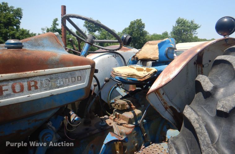 1967 Ford 5000 tractor in Adrian, MO | Item DL0074 sold | Purple Wave