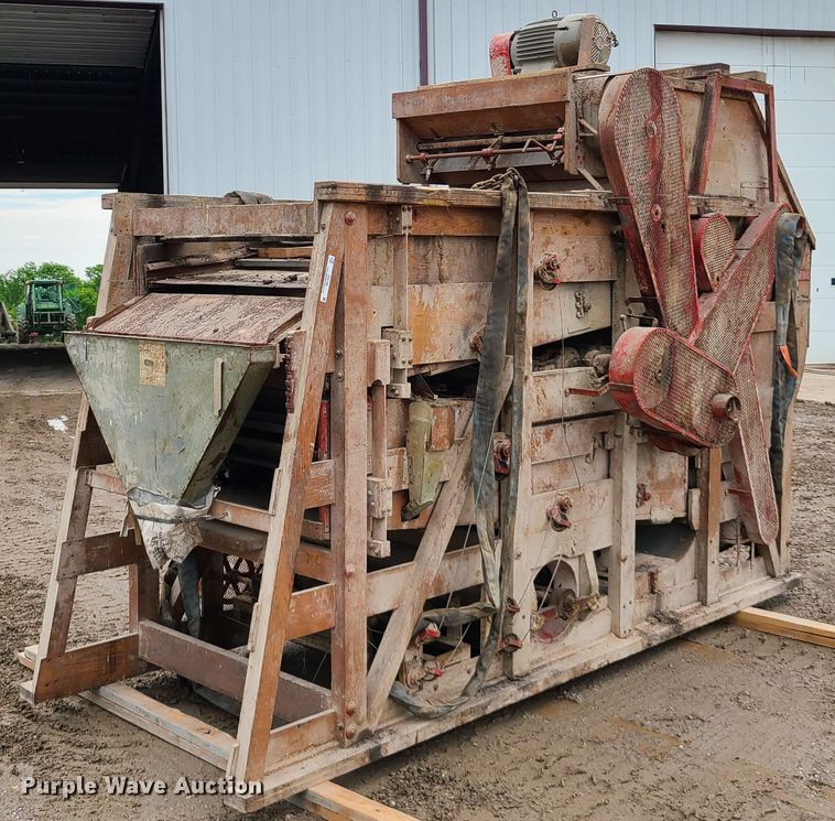 Clipper Super X29D seed cleaner in Higginsville, MO | Item IQ9186 sold ...