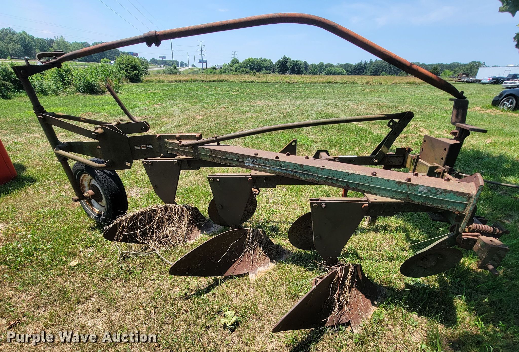 Oliver 565 four bottom plow in Saint James, MO | Item IF9877 sold ...