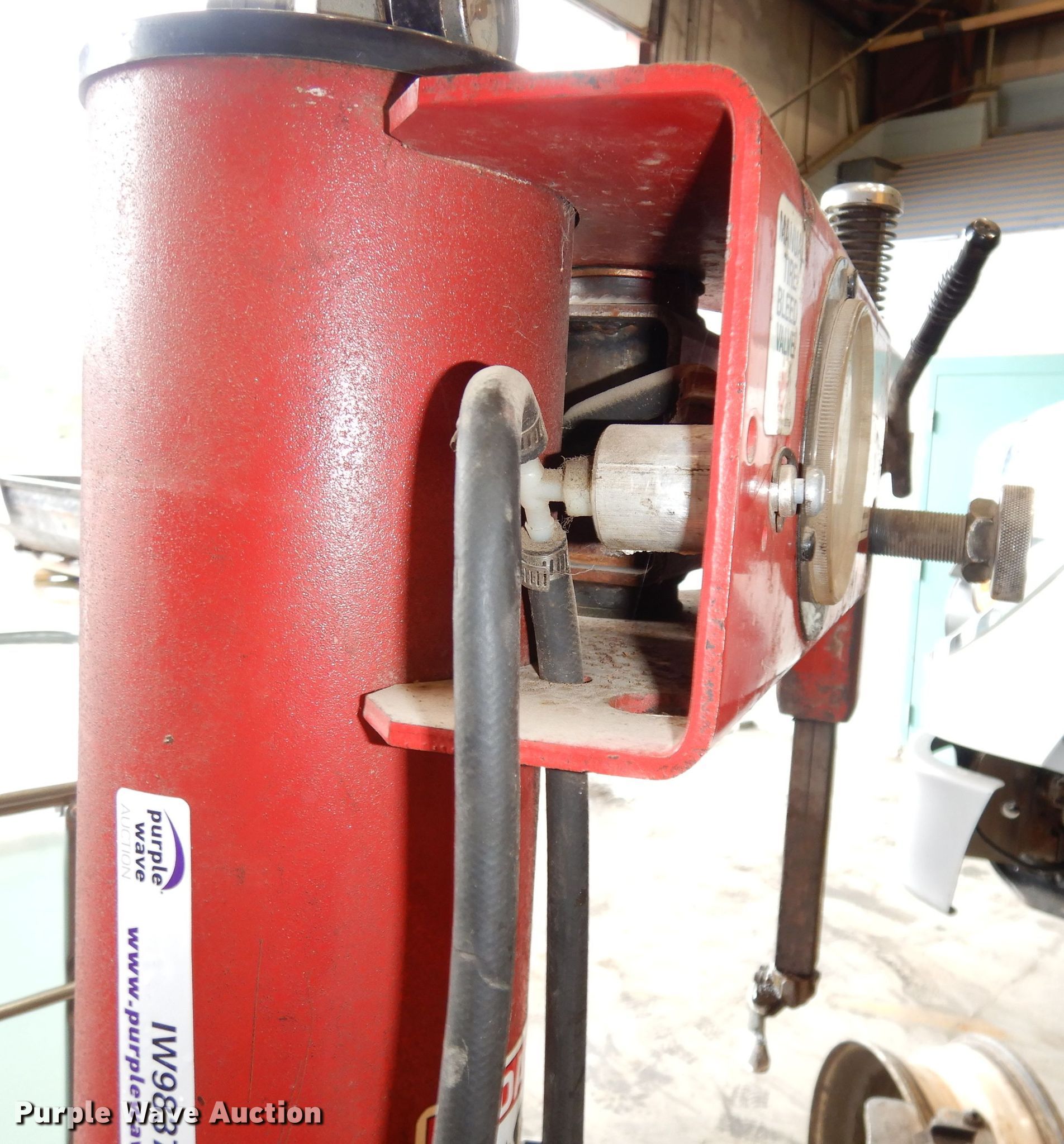 Coats 5060AX tire machine in Leavenworth, KS | Item IW9837 sold ...