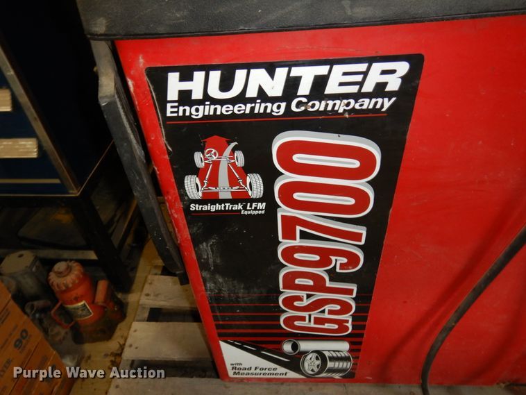 Hunter GSP9700 wheel balancer in Eldon, IA | Item II9578 sold | Purple Wave